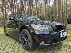 Black BMW 320 2007 in Kaunas, with an engine capacity of 2.00 L and mileage of 350 thousand km for 2950 €, photo 17 on AUTOMOTO.COM.LV