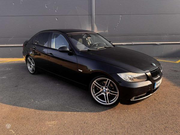 Melns BMW 320 2007 Kauņa, ar dzinēja tilpumu 2.00 L un nobraukumu 340 tūkst. km par 3500 €, foto 1 vietnē AUTOMOTO.COM.LV