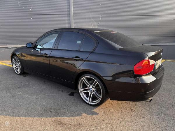Melns BMW 320 2007 Kauņa, ar dzinēja tilpumu 2.00 L un nobraukumu 340 tūkst. km par 3500 €, foto 6 vietnē AUTOMOTO.COM.LV