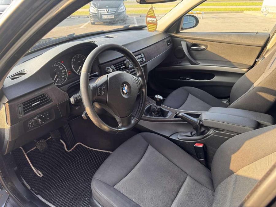 Melns BMW 320 2007 Kauņa, ar dzinēja tilpumu 2.00 L un nobraukumu 340 tūkst. km par 3500 €, foto 11 vietnē AUTOMOTO.COM.LV