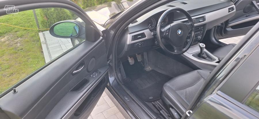 Black BMW 320 2007 in Vilnius, with an engine capacity of 2.00 L and mileage of 331 thousand km for 3599 €, photo 11 on AUTOMOTO.COM.LV
