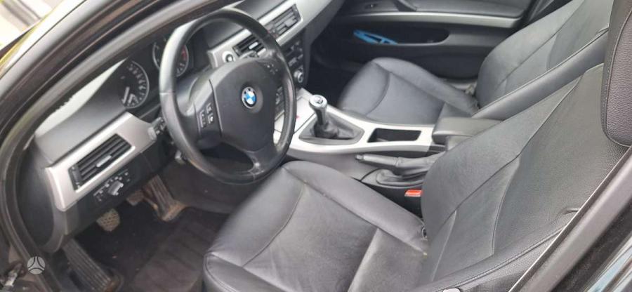 Melns BMW 320 2007 Viļņa, ar dzinēja tilpumu 2.00 L un nobraukumu 331 tūkst. km par 3600 €, foto 4 vietnē AUTOMOTO.COM.LV