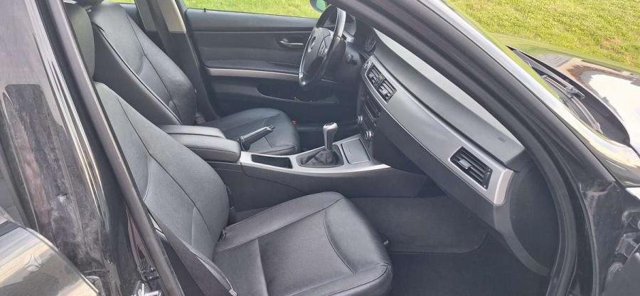 Melns BMW 320 2007 Viļņa, ar dzinēja tilpumu 2.00 L un nobraukumu 331 tūkst. km par 3600 €, foto 5 vietnē AUTOMOTO.COM.LV