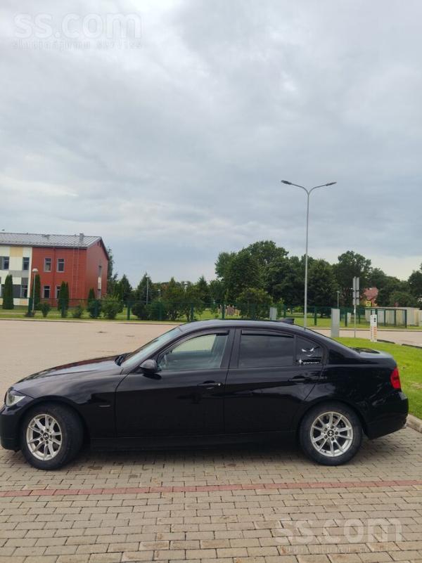 Melns BMW 320 2007 Bauska, ar dzinēja tilpumu 2.00 L un nobraukumu 243 tūkst. km par 3500 €, foto 4 vietnē AUTOMOTO.COM.LV