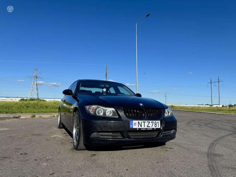 Black BMW 320 2007 in Panevezys, with an engine capacity of 2.00 L and mileage of 516 thousand km for 3499 €, photo 4 on AUTOMOTO.COM.LV