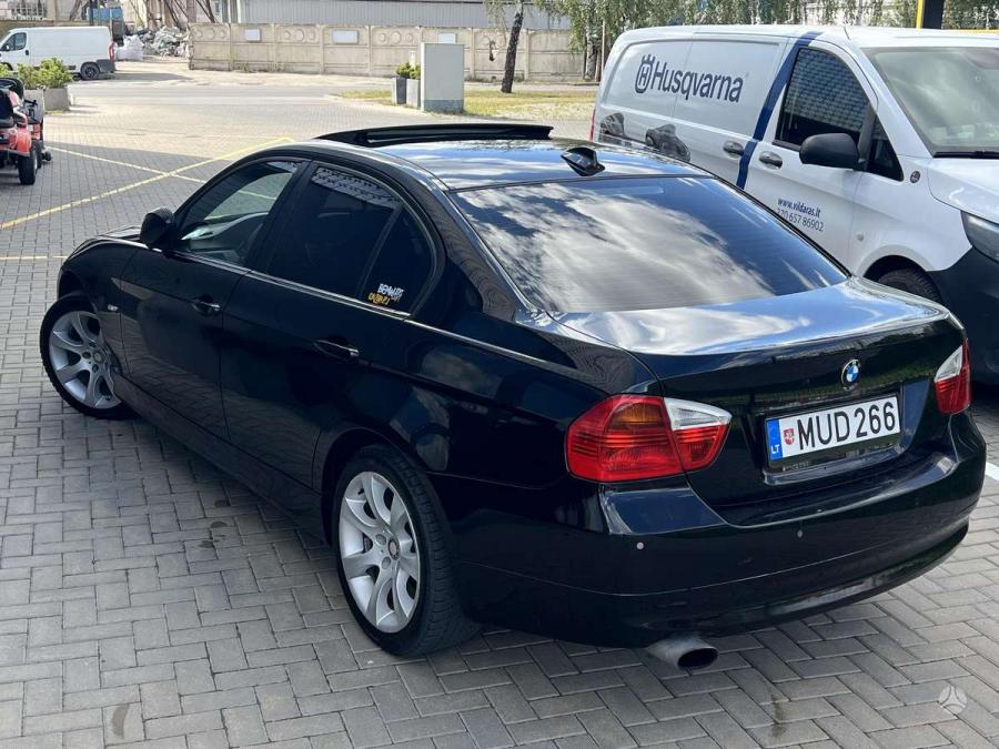 Melns BMW 320 2007 Kauņa, ar dzinēja tilpumu 2.00 L un nobraukumu 346 tūkst. km par 2850 €, foto 13 vietnē AUTOMOTO.COM.LV