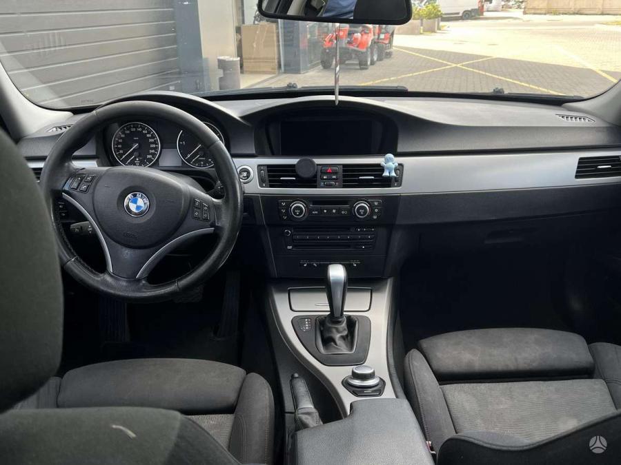 Melns BMW 320 2007 Kauņa, ar dzinēja tilpumu 2.00 L un nobraukumu 346 tūkst. km par 2850 €, foto 14 vietnē AUTOMOTO.COM.LV
