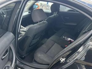 Melns BMW 320 2007 Kauņa, ar dzinēja tilpumu 2.00 L un nobraukumu 346 tūkst. km par 2850 €, foto 19 vietnē AUTOMOTO.COM.LV