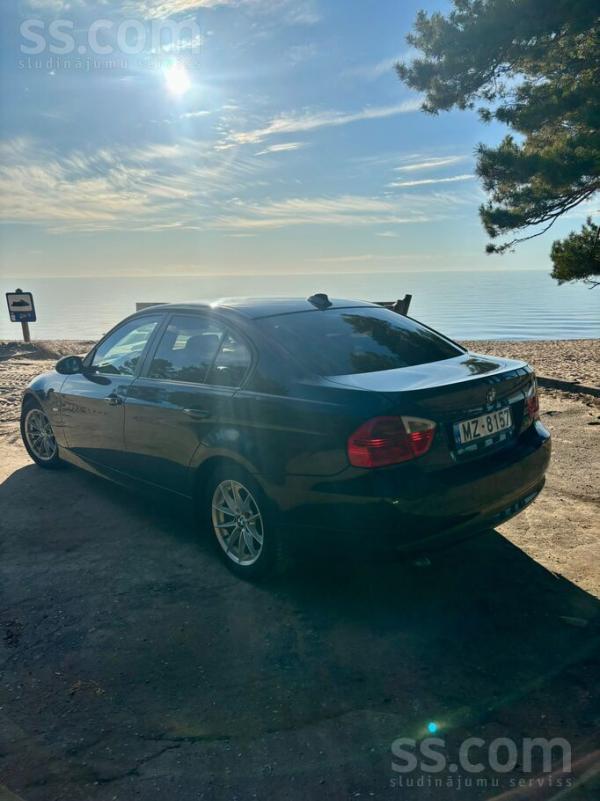 Black BMW 320 2007 in Riga, with an engine capacity of 2.00 L and mileage of 314 thousand km for 5000 €, photo 2 on AUTOMOTO.COM.LV