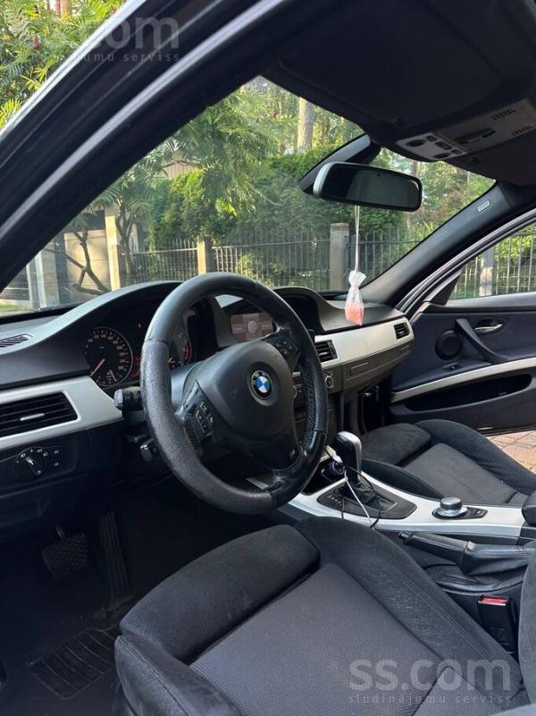 Melns BMW 320 2007 Rīga, ar dzinēja tilpumu 2.00 L un nobraukumu 400 tūkst. km par 4750 €, foto 1 vietnē AUTOMOTO.COM.LV