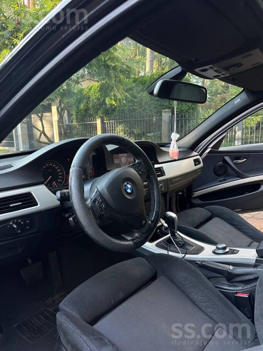 Black BMW 320 2007 in Riga, with an engine capacity of 2.00 L and mileage of 400 thousand km for 4750 €, photo 1 on AUTOMOTO.COM.LV