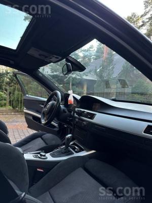 Black BMW 320 2007 in Riga, with an engine capacity of 2.00 L and mileage of 400 thousand km for 4750 €, photo 3 on AUTOMOTO.COM.LV