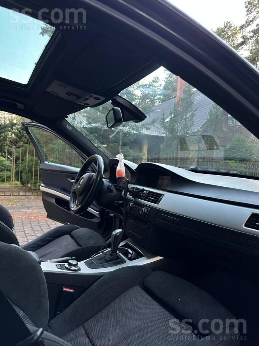 Black BMW 320 2007 in Riga, with an engine capacity of 2.00 L and mileage of 400 thousand km for 4750 €, photo 3 on AUTOMOTO.COM.LV