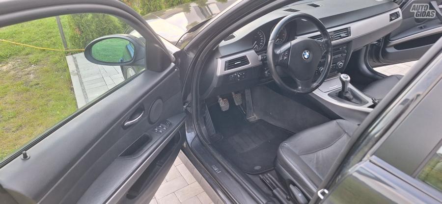 Melns BMW 320 2007 Viļņa, ar dzinēja tilpumu 2.00 L un nobraukumu 331 tūkst. km par 3500 €, foto 11 vietnē AUTOMOTO.COM.LV