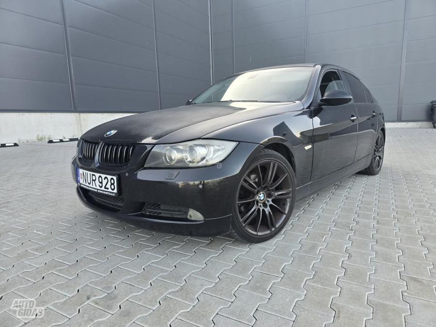 Black BMW 320 2007 in Siauliai, with an engine capacity of 2.00 L and mileage of 355 thousand km for 3750 €, photo 3 on AUTOMOTO.COM.LV