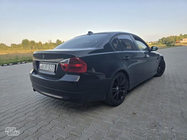 Black BMW 320 2007 in Siauliai, with an engine capacity of 2.00 L and mileage of 355 thousand km for 3750 €, photo 5 on AUTOMOTO.COM.LV