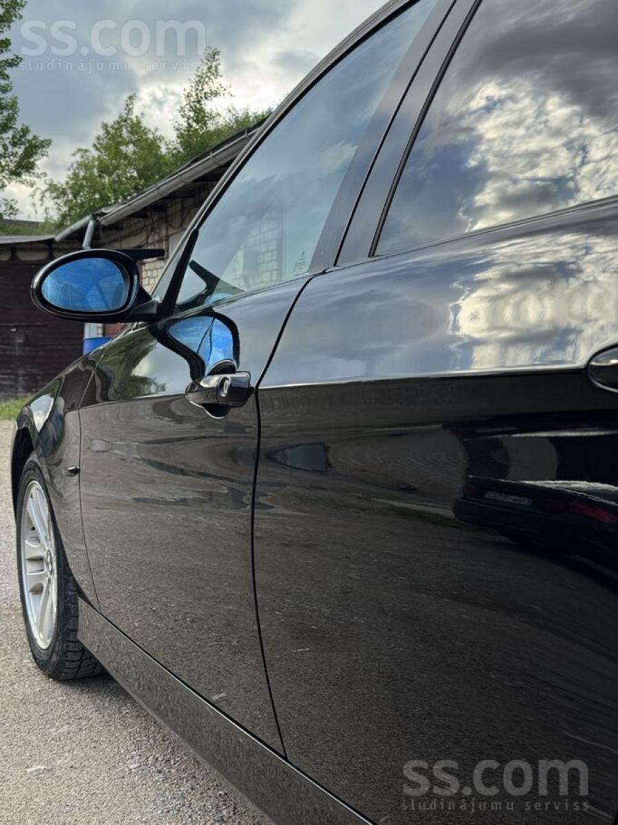 Melns BMW 320 2007 Jelgava, ar dzinēja tilpumu 2.00 L un nobraukumu 380 tūkst. km par 3499 €, foto 10 vietnē AUTOMOTO.COM.LV