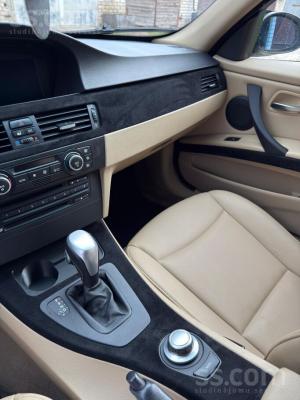 Melns BMW 320 2007 Jelgava, ar dzinēja tilpumu 2.00 L un nobraukumu 380 tūkst. km par 3499 €, foto 14 vietnē AUTOMOTO.COM.LV
