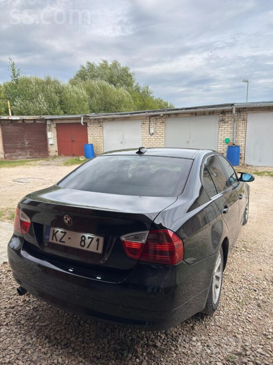 Melns BMW 320 2007 Jelgava, ar dzinēja tilpumu 2.00 L un nobraukumu 380 tūkst. km par 3499 €, foto 24 vietnē AUTOMOTO.COM.LV