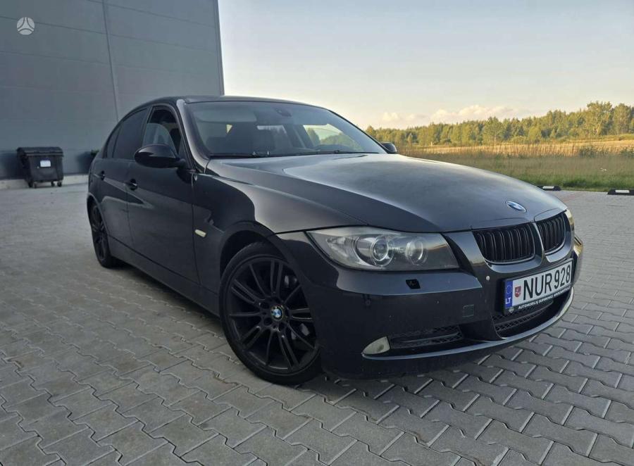 Black BMW 320 2007 in Siauliai, with an engine capacity of 2.00 L and mileage of 355 thousand km for 3650 €, photo 7 on AUTOMOTO.COM.LV