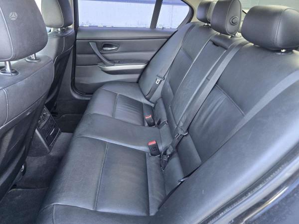 Melns BMW 320 2007 Šauļi, ar dzinēja tilpumu 2.00 L un nobraukumu 355 tūkst. km par 3650 €, foto 11 vietnē AUTOMOTO.COM.LV