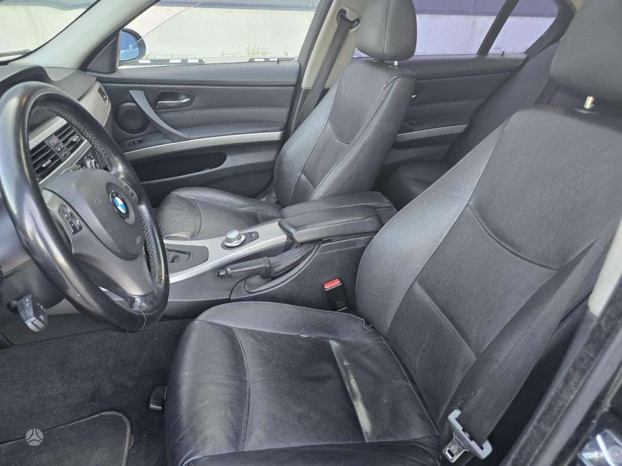 Black BMW 320 2007 in Siauliai, with an engine capacity of 2.00 L and mileage of 355 thousand km for 3650 €, photo 12 on AUTOMOTO.COM.LV