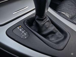 Black BMW 320 2007 in Siauliai, with an engine capacity of 2.00 L and mileage of 355 thousand km for 3650 €, photo 17 on AUTOMOTO.COM.LV