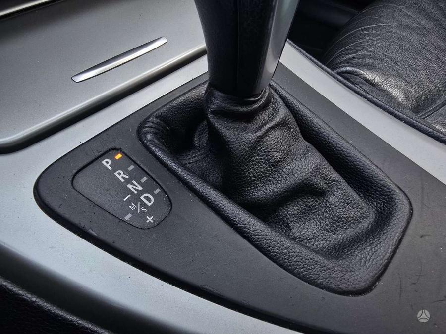 Black BMW 320 2007 in Siauliai, with an engine capacity of 2.00 L and mileage of 355 thousand km for 3650 €, photo 17 on AUTOMOTO.COM.LV