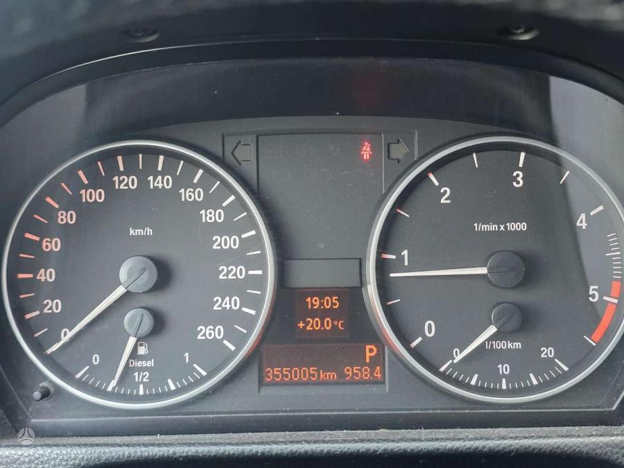 Black BMW 320 2007 in Siauliai, with an engine capacity of 2.00 L and mileage of 355 thousand km for 3650 €, photo 20 on AUTOMOTO.COM.LV