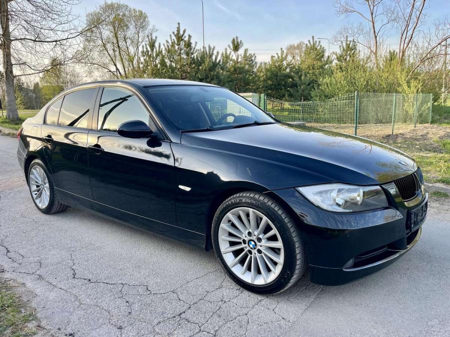 Melns BMW 320 2007 Kauņa, ar dzinēja tilpumu 2.00 L un nobraukumu 189 tūkst. km par 3800 €, foto 1 vietnē AUTOMOTO.COM.LV