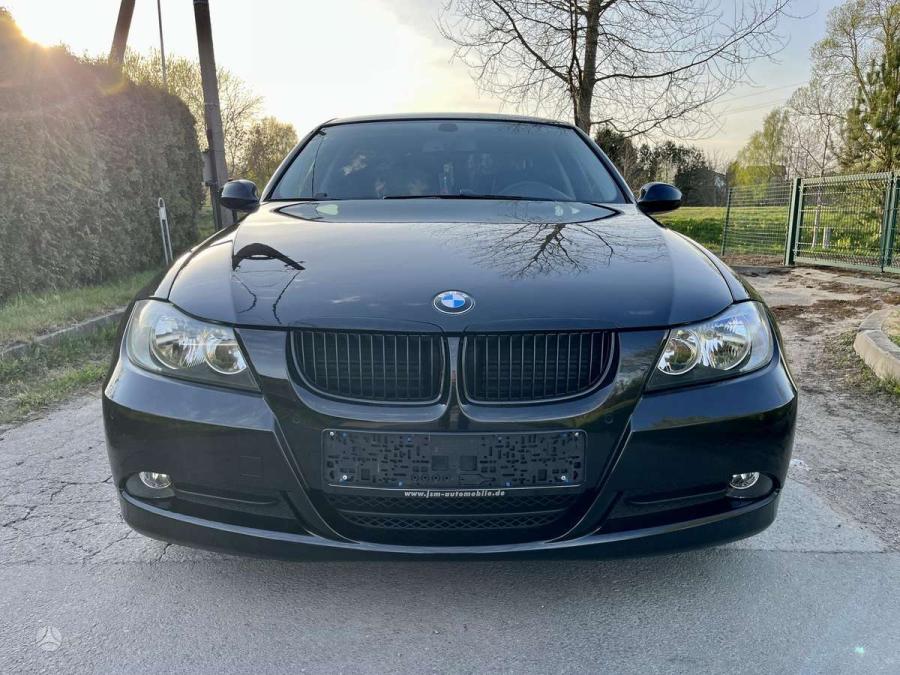 Melns BMW 320 2007 Kauņa, ar dzinēja tilpumu 2.00 L un nobraukumu 189 tūkst. km par 3800 €, foto 3 vietnē AUTOMOTO.COM.LV