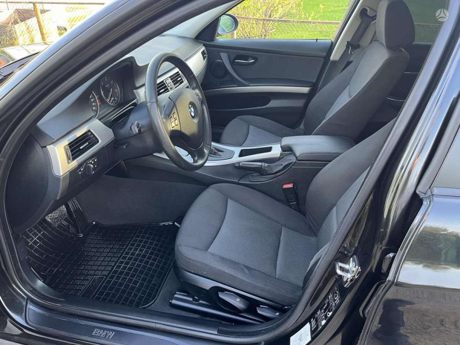 Melns BMW 320 2007 Kauņa, ar dzinēja tilpumu 2.00 L un nobraukumu 189 tūkst. km par 3800 €, foto 8 vietnē AUTOMOTO.COM.LV