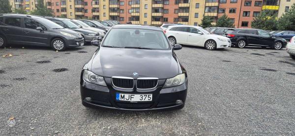 Melns BMW 320 2007 Viļņa, ar dzinēja tilpumu 2.00 L un nobraukumu 279 tūkst. km par 2300 €, foto 1 vietnē AUTOMOTO.COM.LV