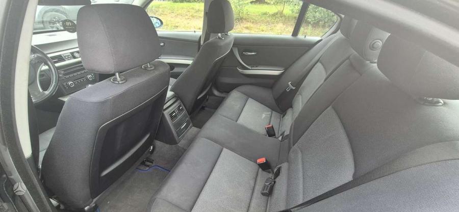 Black BMW 320 2007 in Vilnius, with an engine capacity of 2.00 L and mileage of 279 thousand km for 2300 €, photo 11 on AUTOMOTO.COM.LV
