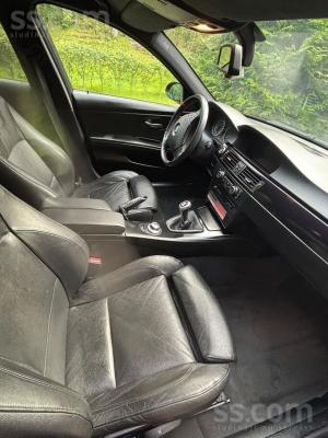 Black BMW 320 2007 in Riga, with an engine capacity of 2.00 L and mileage of 314 thousand km for 3800 €, photo 10 on AUTOMOTO.COM.LV