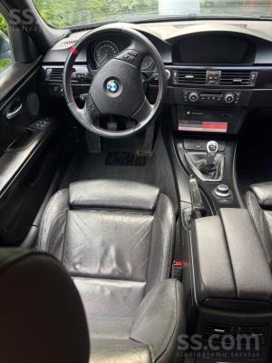 Black BMW 320 2007 in Riga, with an engine capacity of 2.00 L and mileage of 314 thousand km for 3800 €, photo 11 on AUTOMOTO.COM.LV