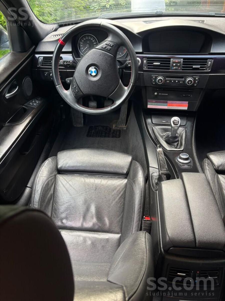 Black BMW 320 2007 in Riga, with an engine capacity of 2.00 L and mileage of 314 thousand km for 3800 €, photo 11 on AUTOMOTO.COM.LV