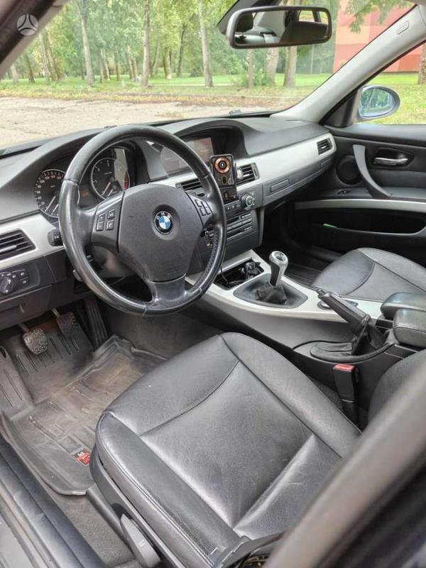 BMW 320 2007 Liepāja vietnē Melns BMW 320 2007 Liepāja, ar dzinēja tilpumu 2.00 L un nobraukumu 319 tūkst. km par 4000 €, foto 1 vietnē AUTOMOTO.COM.LV