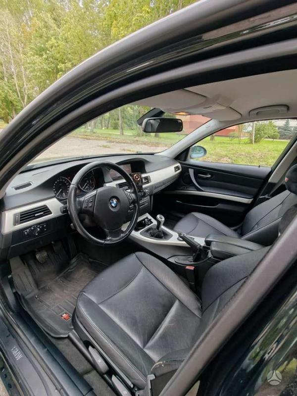 BMW 320 2007 Liepāja vietnē Melns BMW 320 2007 Liepāja, ar dzinēja tilpumu 2.00 L un nobraukumu 319 tūkst. km par 4000 €, foto 5 vietnē AUTOMOTO.COM.LV
