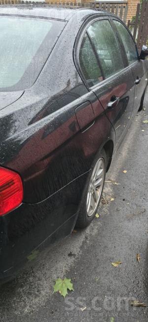 Melns BMW 320 2007 Rīga, ar dzinēja tilpumu 2.00 L un nobraukumu 189 tūkst. km par 2500 €, foto 7 vietnē AUTOMOTO.COM.LV
