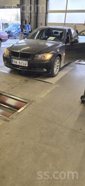 Melns BMW 320 2007 Rīga, ar dzinēja tilpumu 2.00 L un nobraukumu 189 tūkst. km par 2500 €, foto 18 vietnē AUTOMOTO.COM.LV