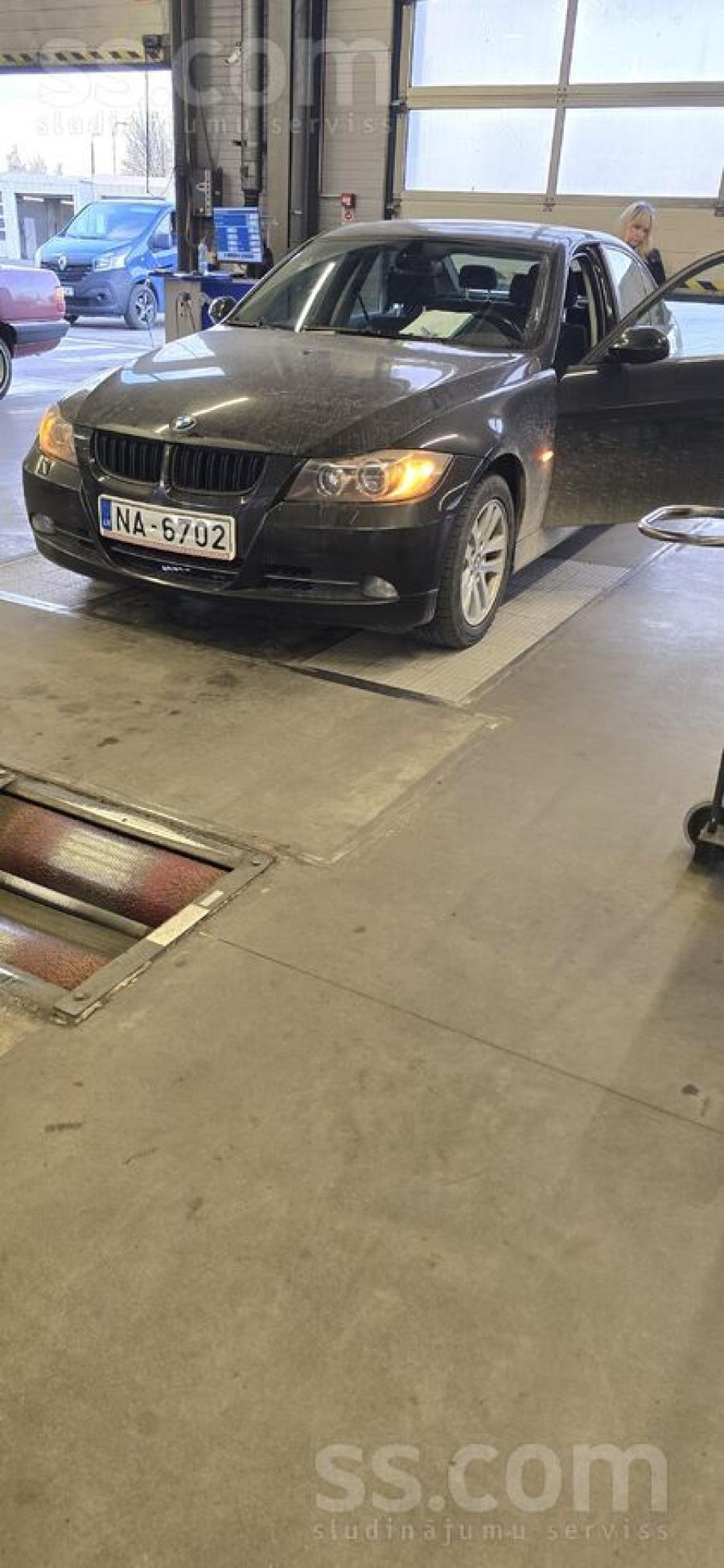 Melns BMW 320 2007 Rīga, ar dzinēja tilpumu 2.00 L un nobraukumu 189 tūkst. km par 2500 €, foto 18 vietnē AUTOMOTO.COM.LV