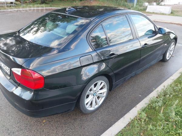 БМВ 320 2007 в Рига на AUTOMOTO.COM.LV Черный БМВ 320 2007 в Рига, объемом двигателя 2.00 л и пробегом 234 тыс. км за 3000 €, фото 4 на AUTOMOTO.COM.LV