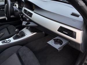 Melns BMW 320 2007 Viļņa, ar dzinēja tilpumu 2.00 L un nobraukumu 252 tūkst. km par 4899 €, foto 32 vietnē AUTOMOTO.COM.LV