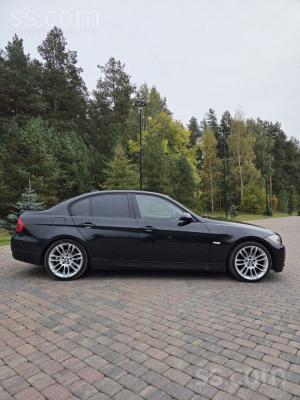 Black BMW 320 2007 in Riga, with an engine capacity of 2.00 L and mileage of 422 thousand km for 3650 €, photo 4 on AUTOMOTO.COM.LV