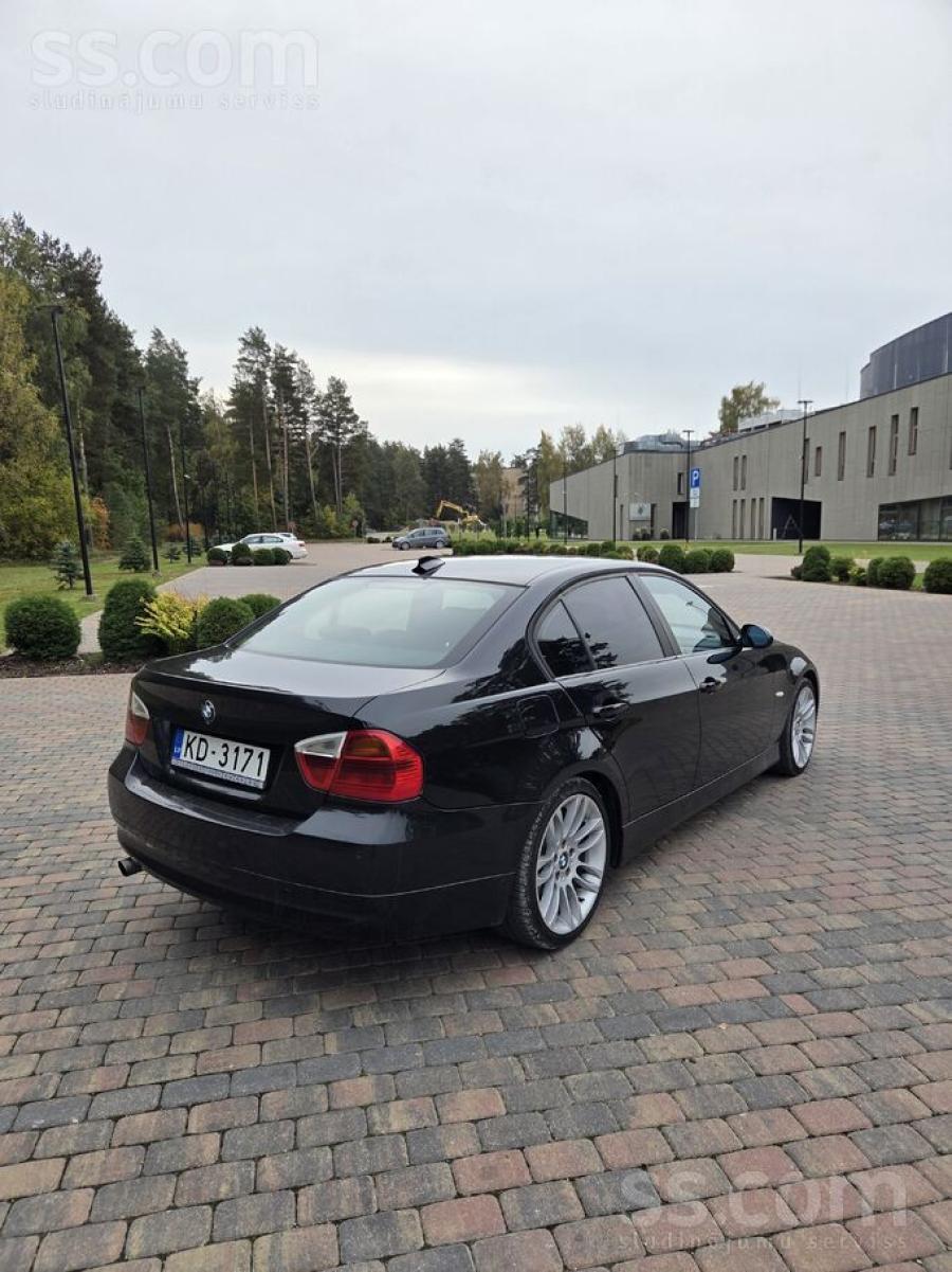 Black BMW 320 2007 in Riga, with an engine capacity of 2.00 L and mileage of 422 thousand km for 3650 €, photo 5 on AUTOMOTO.COM.LV