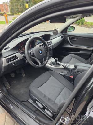 Black BMW 320 2007 in Riga, with an engine capacity of 2.00 L and mileage of 422 thousand km for 3650 €, photo 13 on AUTOMOTO.COM.LV