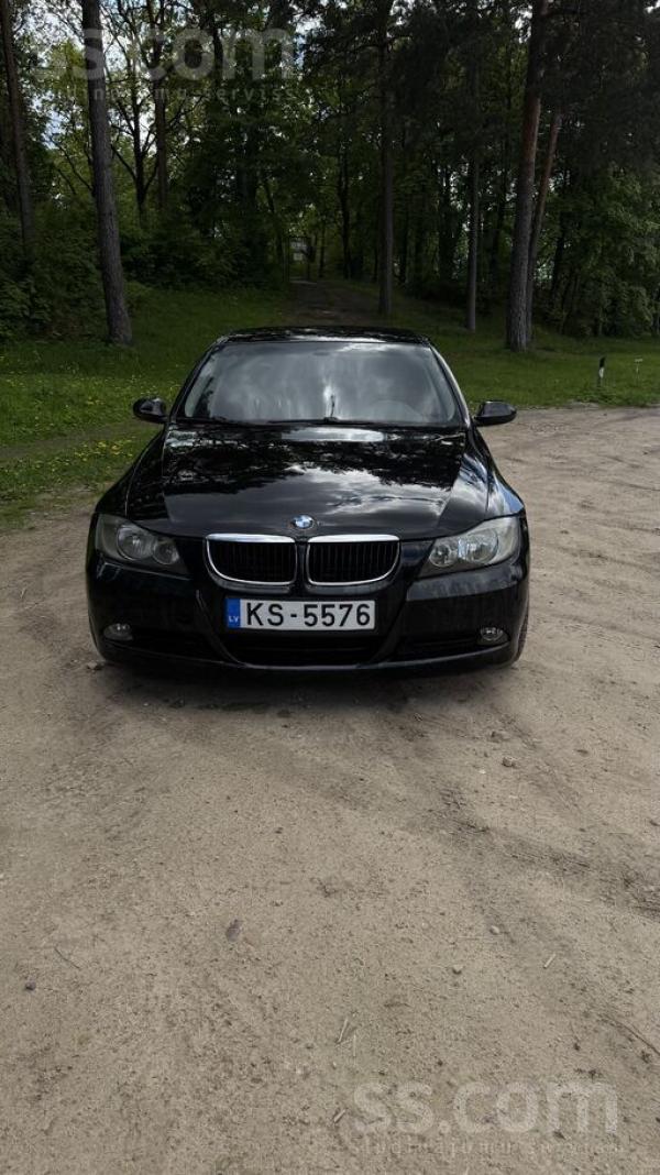 Black BMW 320 2008 in Riga, with an engine capacity of 2.00 L and mileage of 295 thousand km for 5400 €, photo 4 on AUTOMOTO.COM.LV