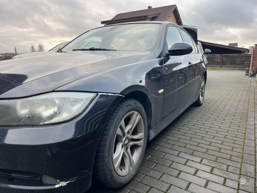 Melns BMW 320 2008 Klaipėda, ar dzinēja tilpumu 2.00 L un nobraukumu 332 tūkst. km par 1800 €, foto 2 vietnē AUTOMOTO.COM.LV