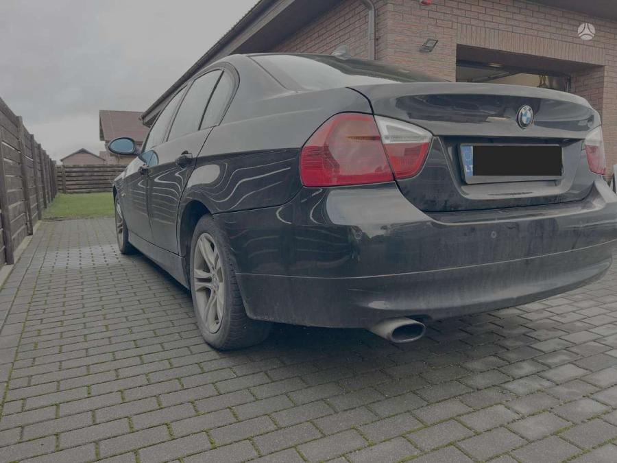Melns BMW 320 2008 Klaipėda, ar dzinēja tilpumu 2.00 L un nobraukumu 332 tūkst. km par 1800 €, foto 6 vietnē AUTOMOTO.COM.LV